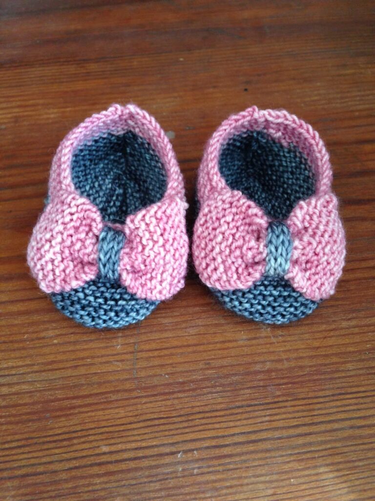 Wrap Little Feet in Love with 25 Free & Quick Knit Baby Booties ...
