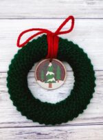 Knit Christmas Wreath Ornament (Free Pattern) - love. life. yarn.