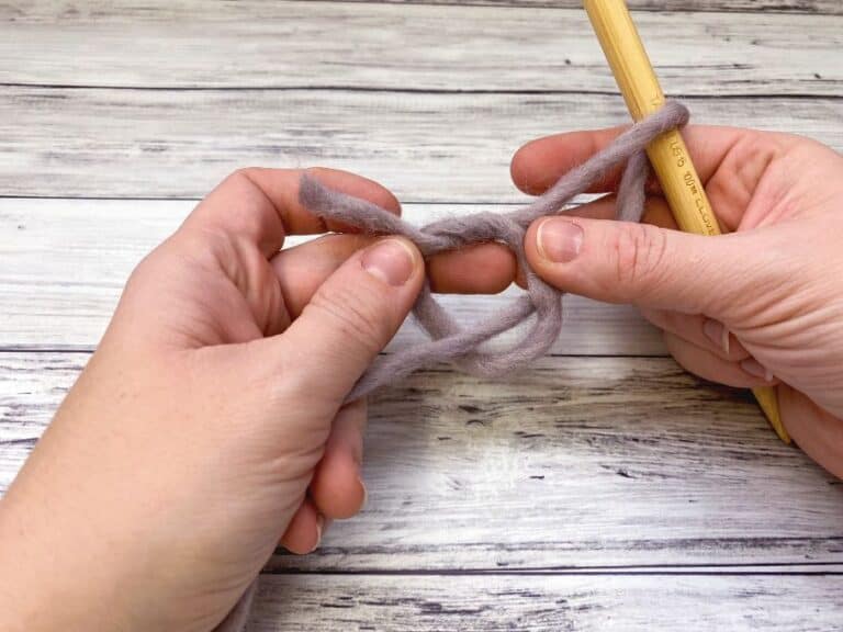 How to Tie a Knitting Slip Knot (3 Ways!) - love. life. yarn.