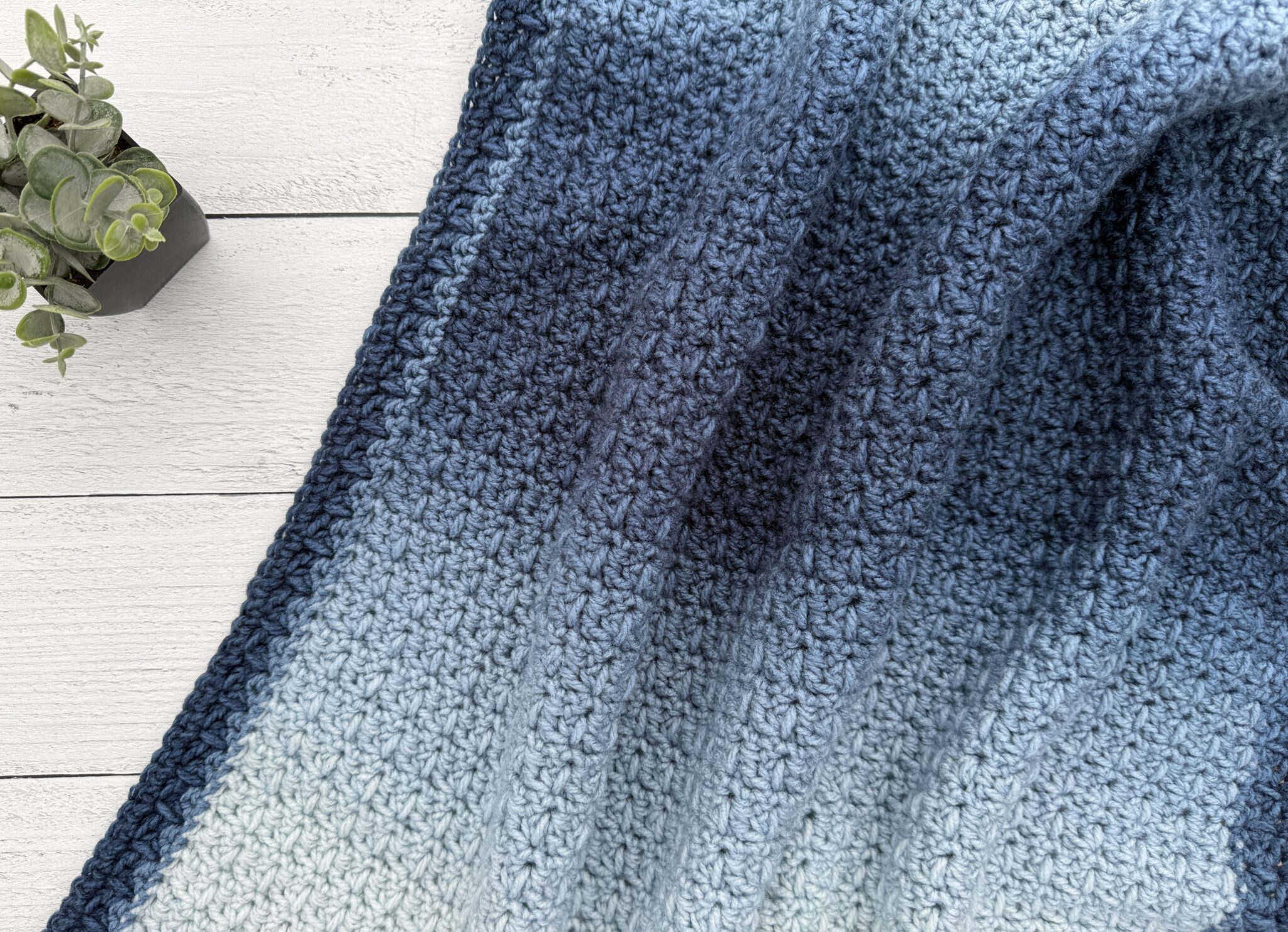 Mixed Cluster Stitch Crochet Blanket (Free Crochet Pattern) - love ...