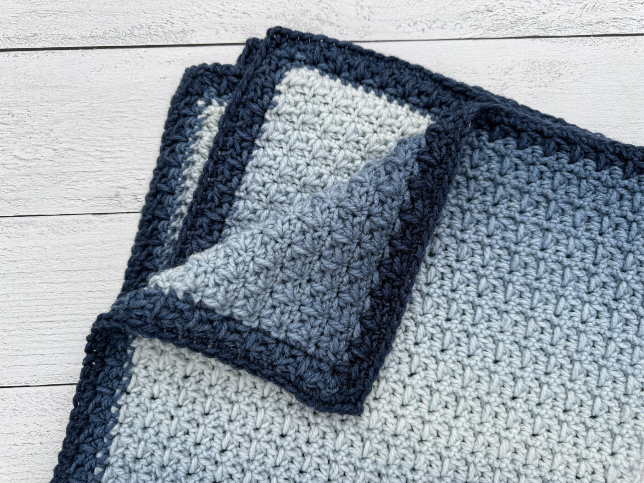 Mixed Cluster Stitch Crochet Blanket (Free Crochet Pattern) - love ...