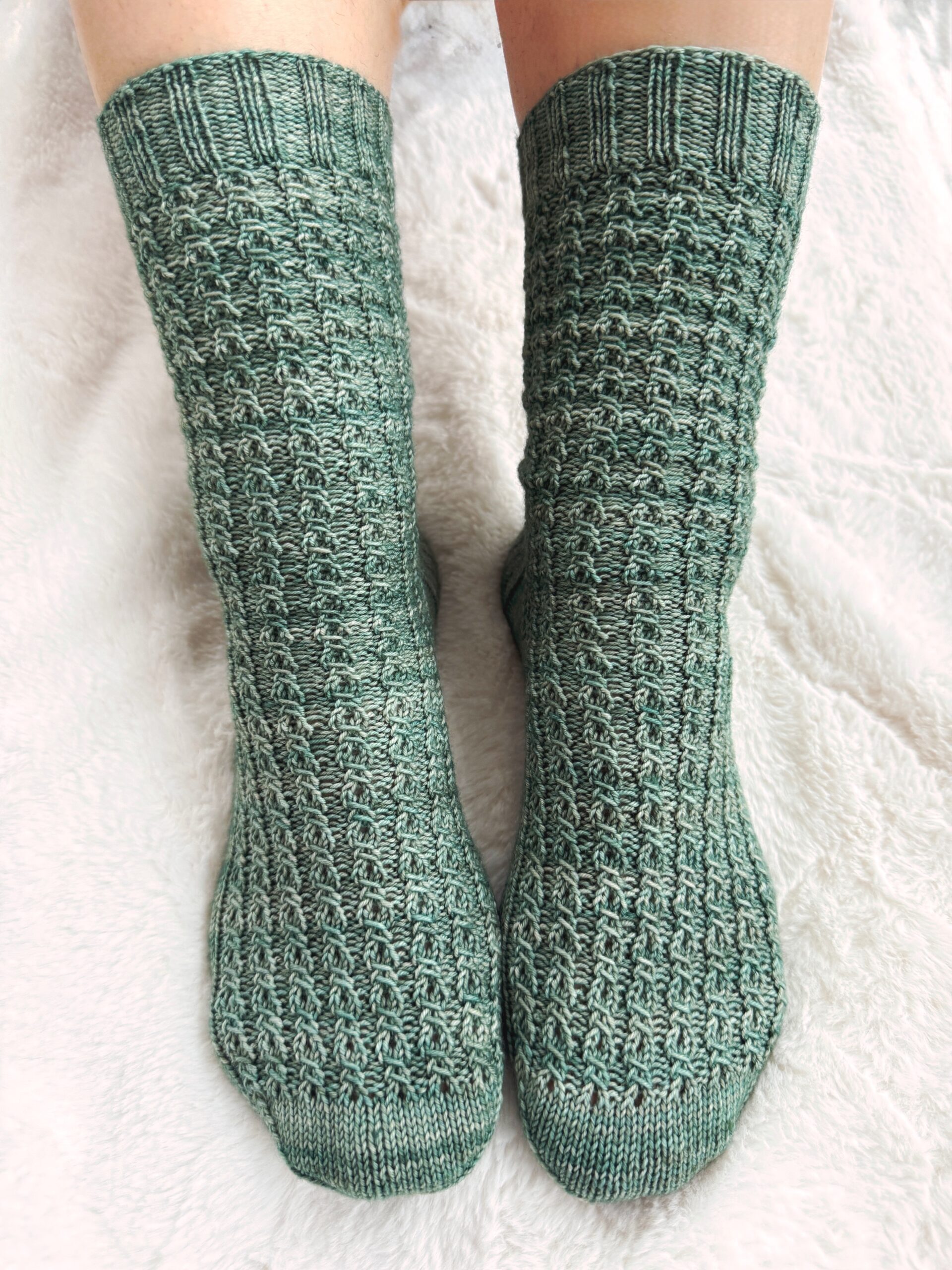 Mock Cable Socks - love. life. yarn.