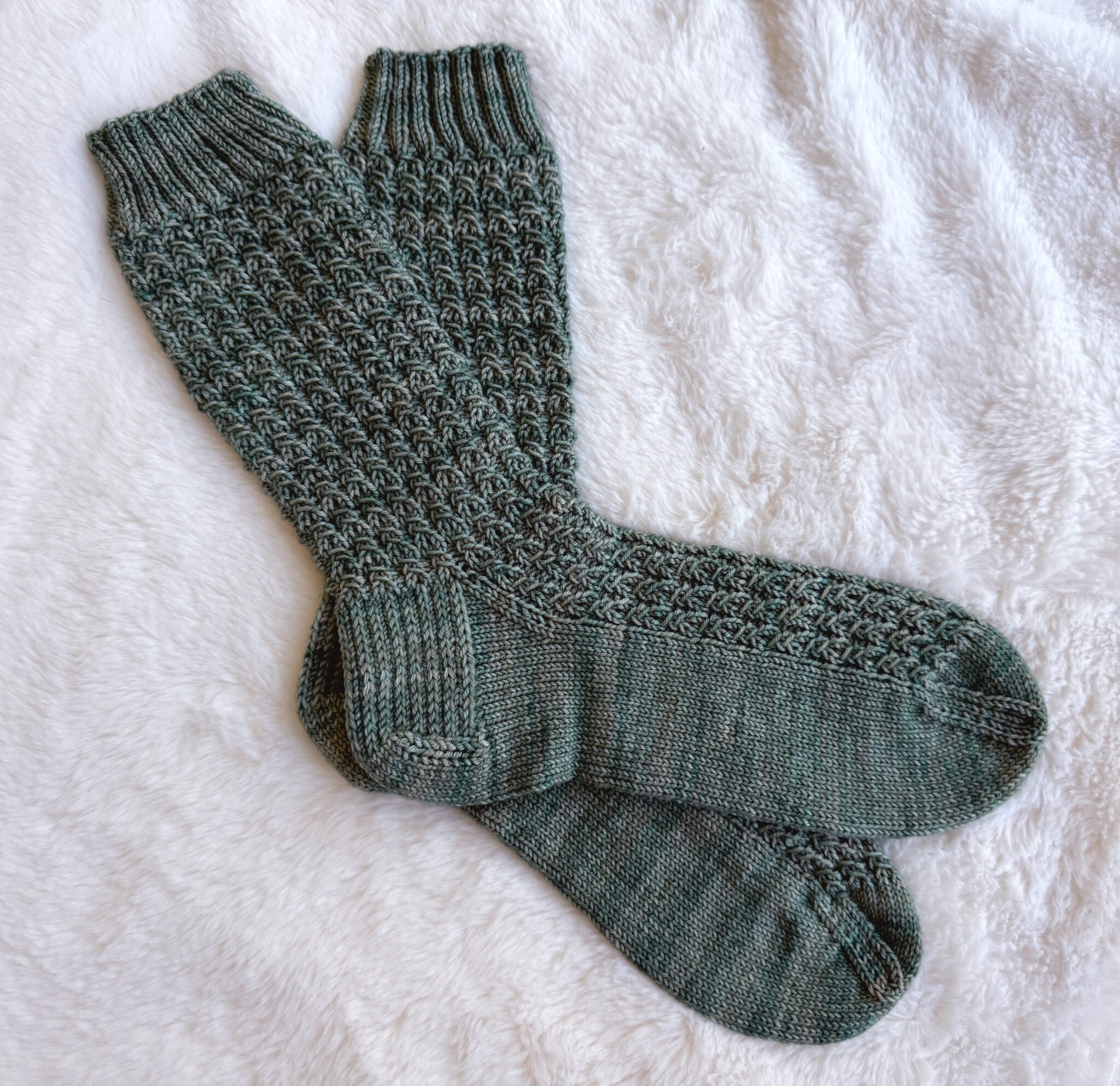 Mock Cable Socks - love. life. yarn.