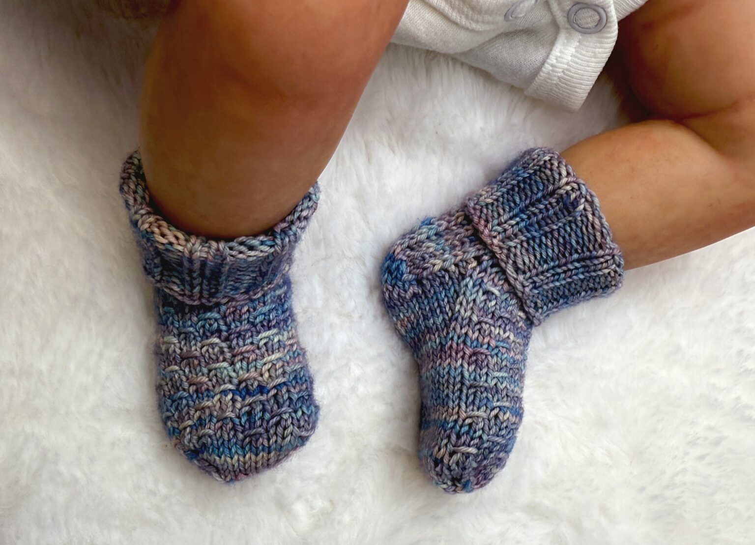 Textured Knit Baby Socks (Free Knitting Pattern) - love. life. yarn.