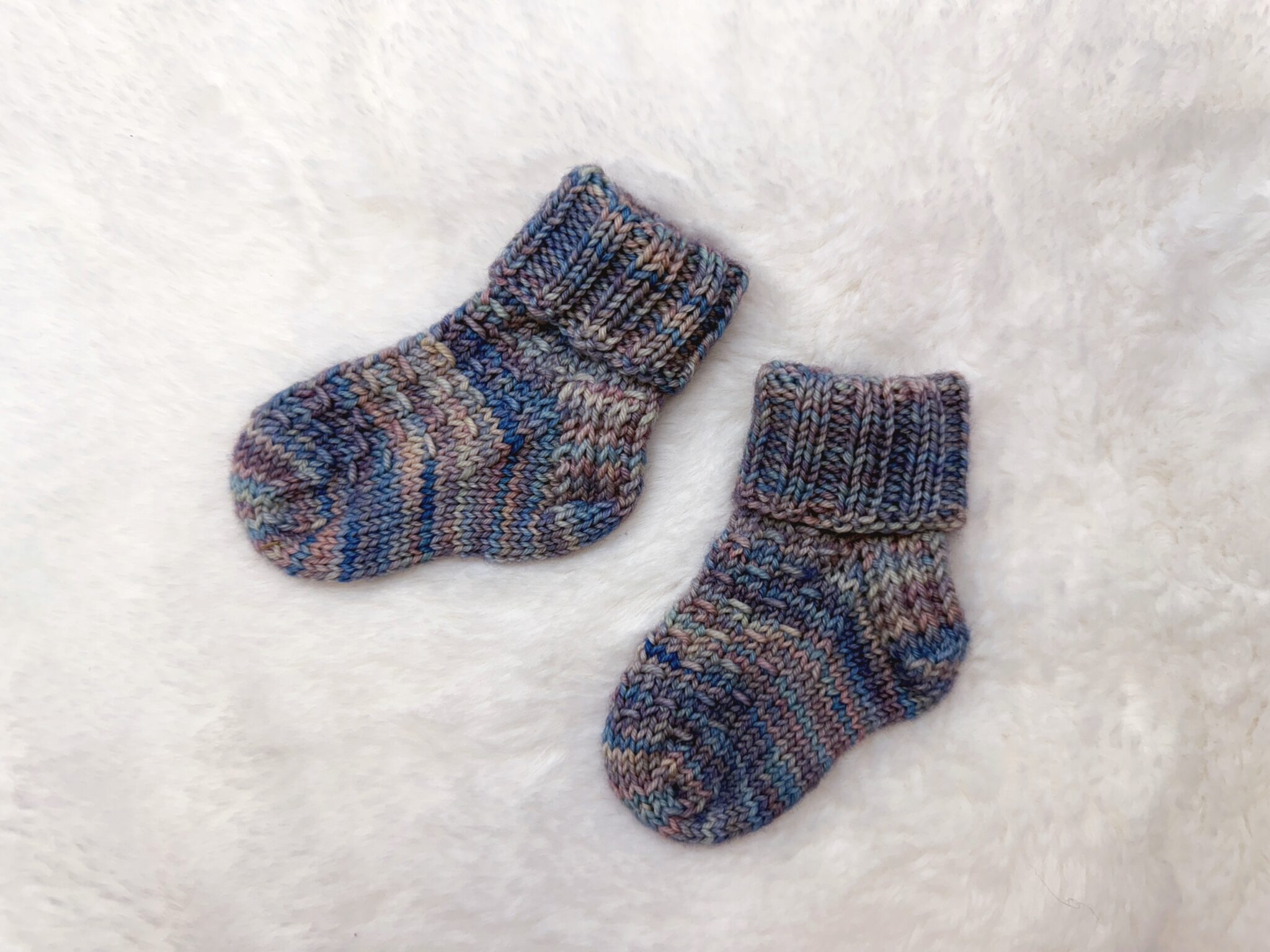 Textured Knit Baby Socks (Free Knitting Pattern) - love. life. yarn.