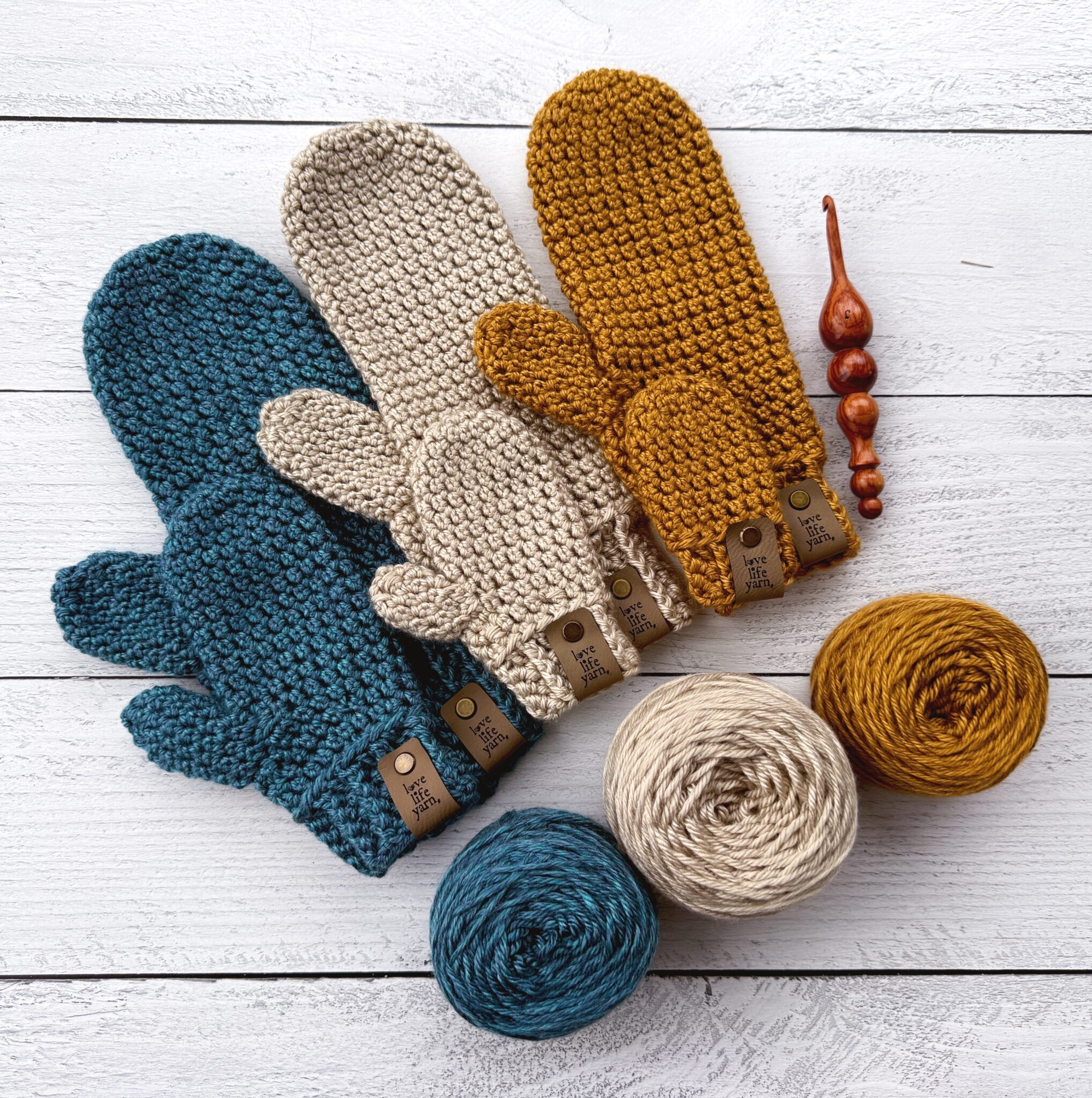 Winter Essential Crochet Mittens (Free Crochet Pattern) - love. life. yarn.