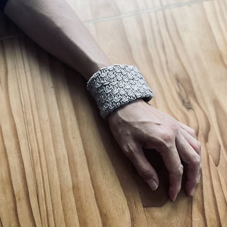 25 Stunning Knit Bracelet Patterns to Make and Wear