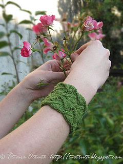25 Stunning Knit Bracelet Patterns to Make and Wear