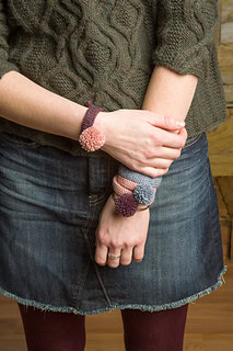 25 Stunning Knit Bracelet Patterns to Make and Wear