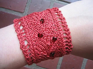 25 Stunning Knit Bracelet Patterns to Make and Wear